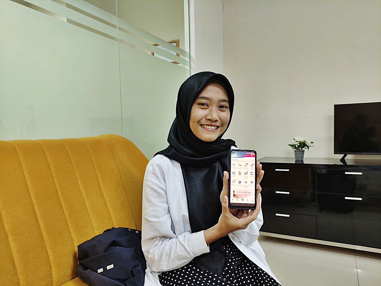 Tiara : Aplikasi Mobile JKN Permudah Mengakses Layanan Kesehatan – Elmitra 95 FM janten 87.6 FM