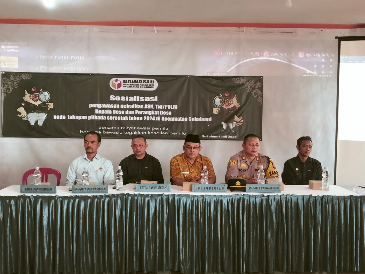 Panwaslucam Sukabumi Lakukan Sosialisasi Pengawasan Netralitas ASN, TNI / Polri, Kepala Desa dan ...
