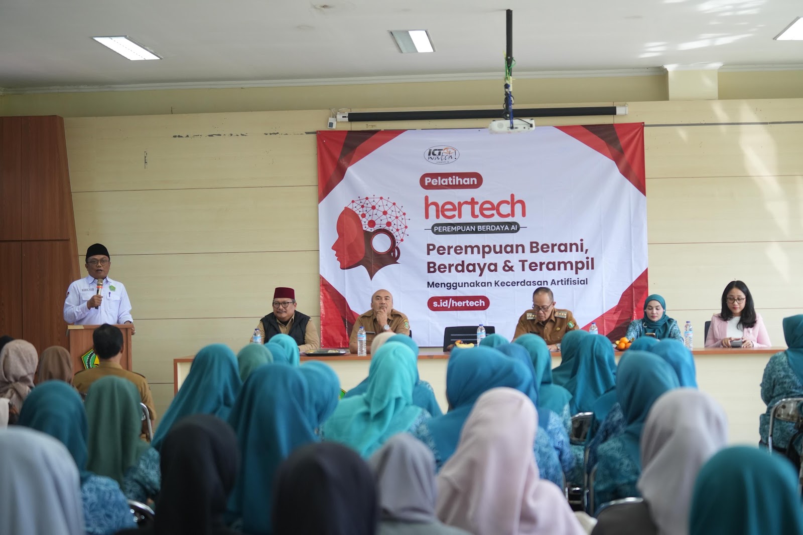 “Perempuan Berdaya AI”, Pemkot Sukabumi Dorong Literasi Kecerdasan ...
